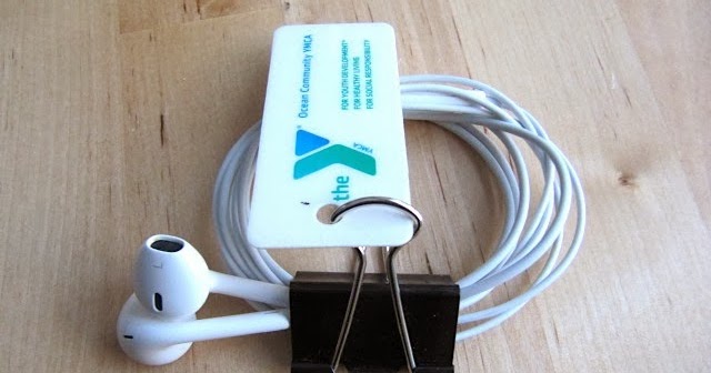 Binder clip headphones store
